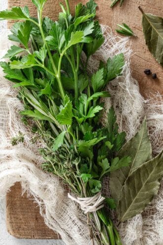 How to Make Bouquet Garni - The Harvest Kitchen